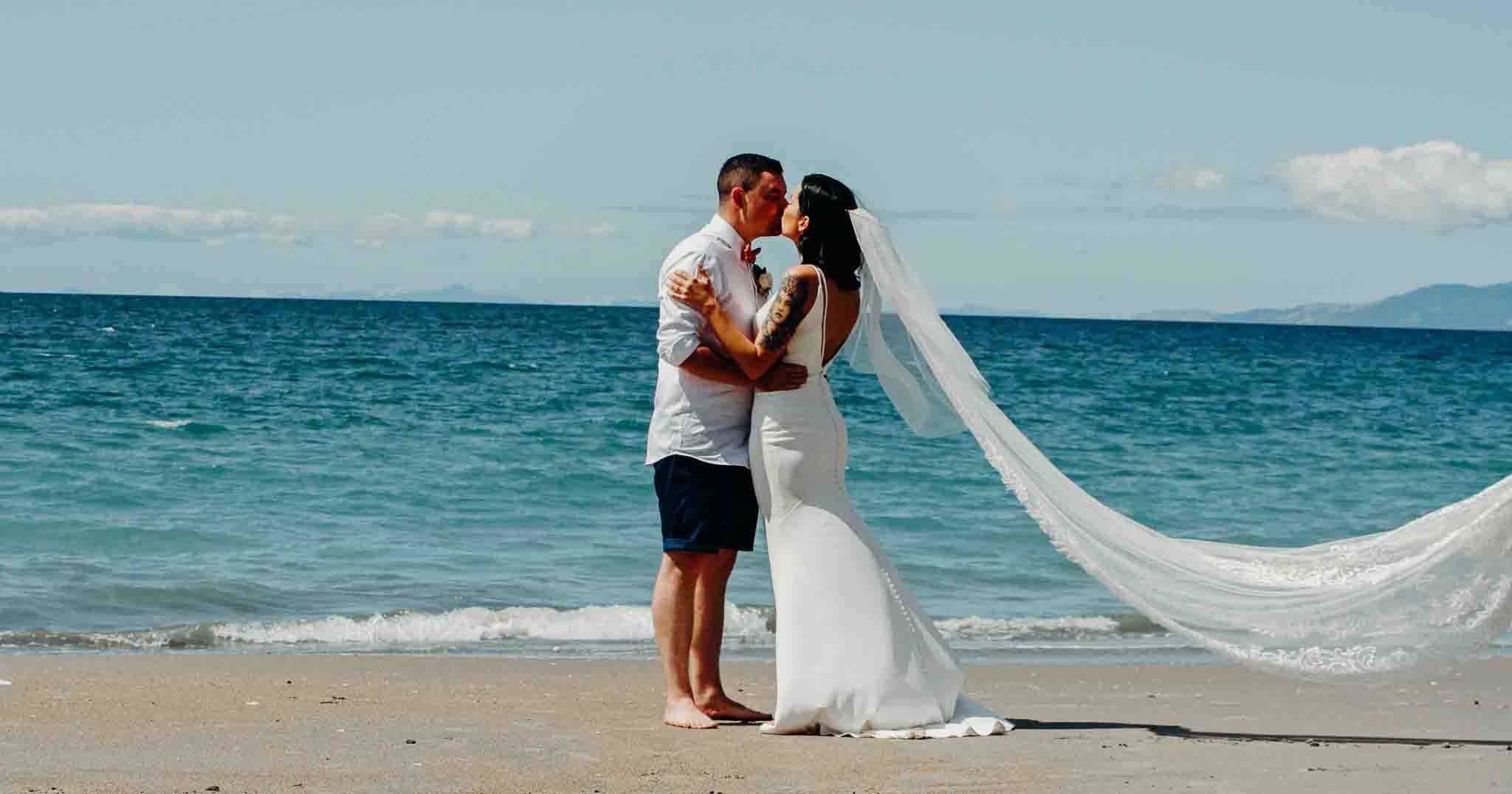 Whitsunday elopements | Whitehaven and Airlie beach elopement